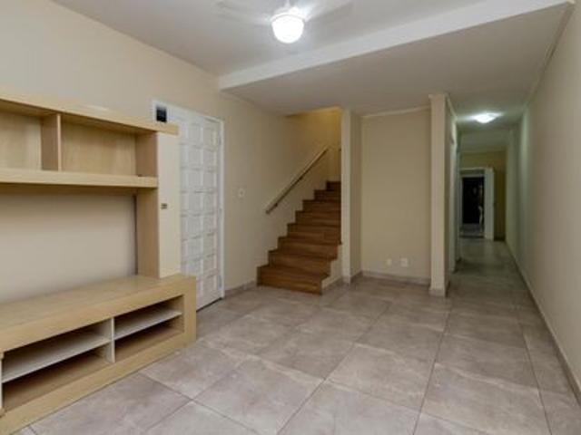 Casa para alugar com 190m², 4 quartos e 2 vagas