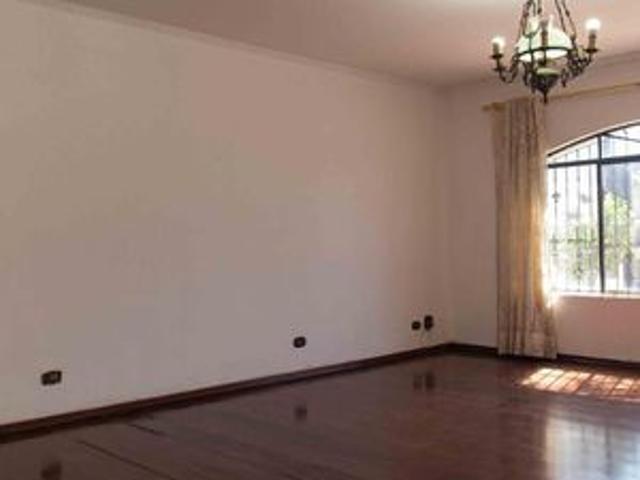 Casa para alugar com 192m², 3 quartos e 6 vagas