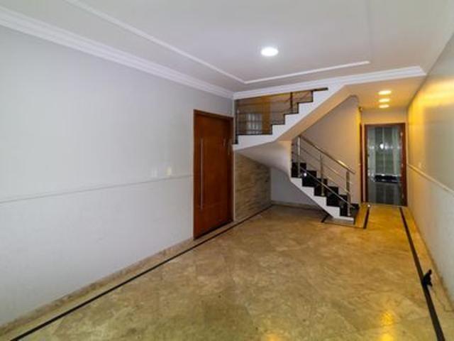 Casa para alugar com 196m², 5 quartos e 4 vagas