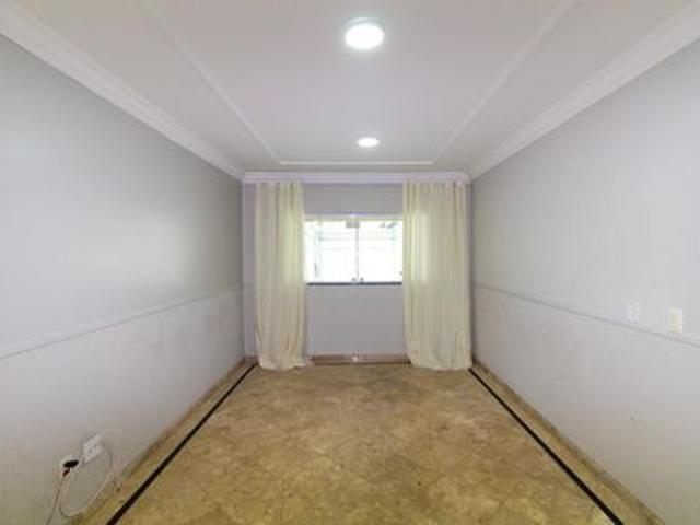 Casa para alugar com 196m², 5 quartos e 4 vagas