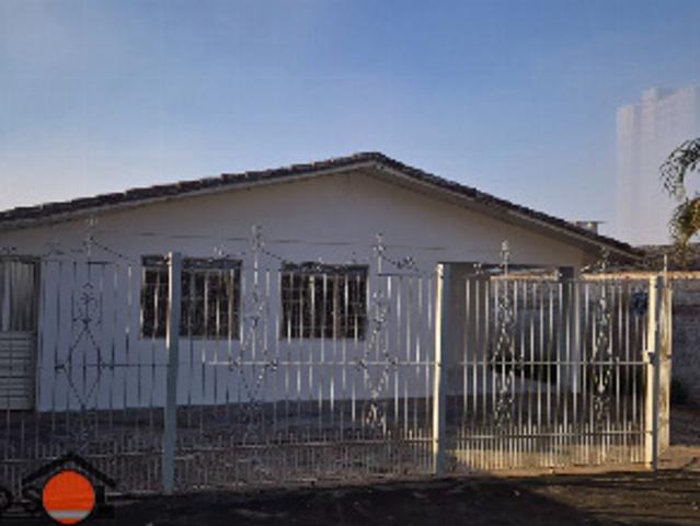 Casa para alugar com 1 Suíte + 2 Quartos em Vila Marumby, Maringá PR
