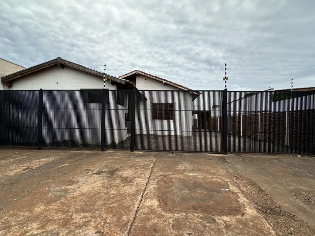 Casa para alugar com 1 suíte + 2 quartos em Vila São Francisco, Dourados MS