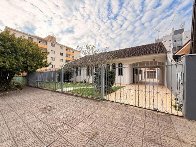 Casa para alugar com 1 Suíte + 2 Quartos em Zona 07, Maringá PR