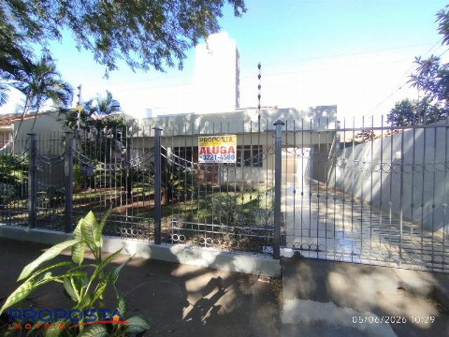 Casa para alugar com 1 Suíte + 2 Quartos em Zona 07, Maringá PR