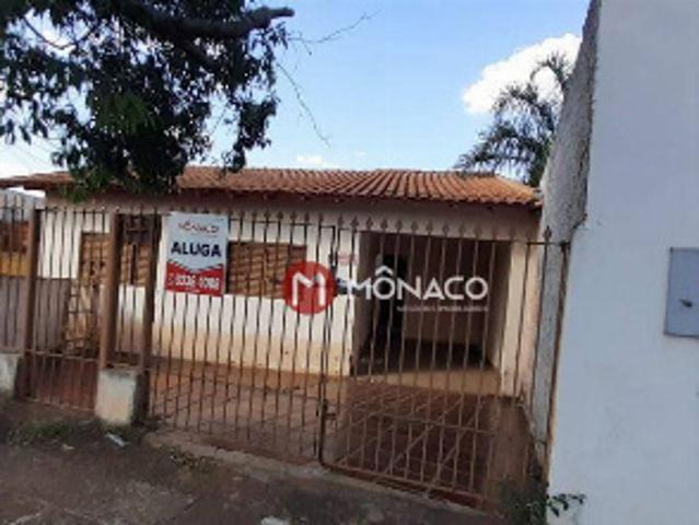 Casa para alugar com 1 Suíte + 2 Quartos em Bandeirantes, Londrina PR