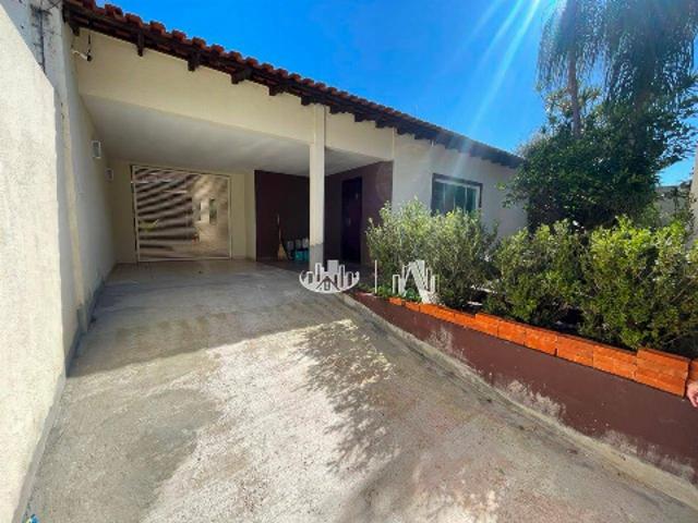 Casa para alugar com 1 Suíte + 2 Quartos em Jardim Adriana II, Londrina PR