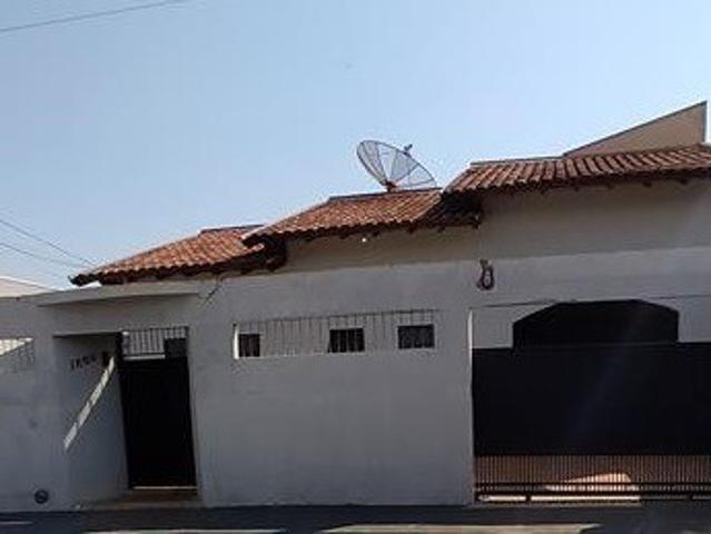 Casa para alugar com 1 suíte + 2 quartos em Jardim Água Boa, Dourados MS