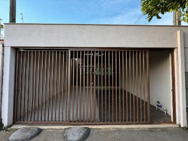 Casa para alugar com 1 Suíte + 2 Quartos em Jardim Guararapes, Londrina PR