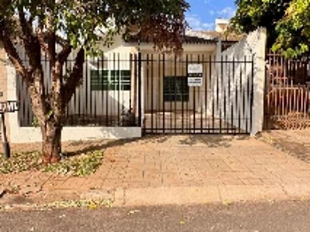 Casa para alugar com 1 Suíte + 2 Quartos em Jardim Iguaçu, Maringá PR