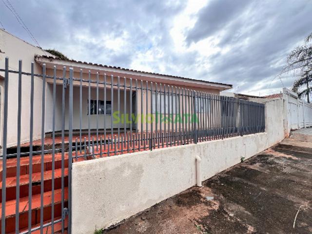Casa para alugar com 1 Suíte + 2 Quartos em Jardim Itália II, Maringá PR