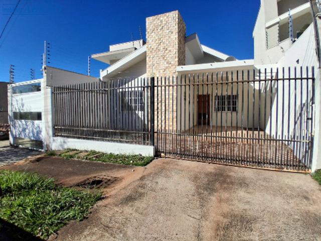 Casa para alugar com 1 Suíte + 2 Quartos em Jardim Itália II, Maringá PR