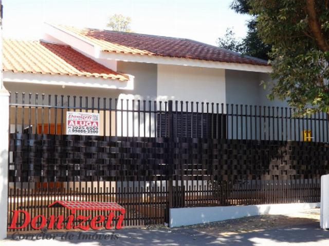 Casa para alugar com 1 Suíte + 2 Quartos em Jardim Oásis, Maringá PR