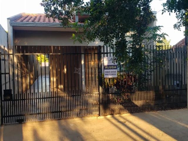 Casa para alugar com 1 Suíte + 2 Quartos em Jardim São Clemente, Maringá PR