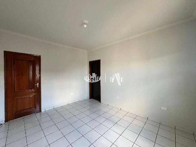 Casa para alugar com 1 Suíte + 2 Quartos em Leonor, Londrina PR