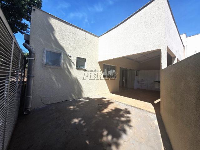 Casa para alugar com 1 Suíte + 2 Quartos em Parque das Indústrias, Londrina PR