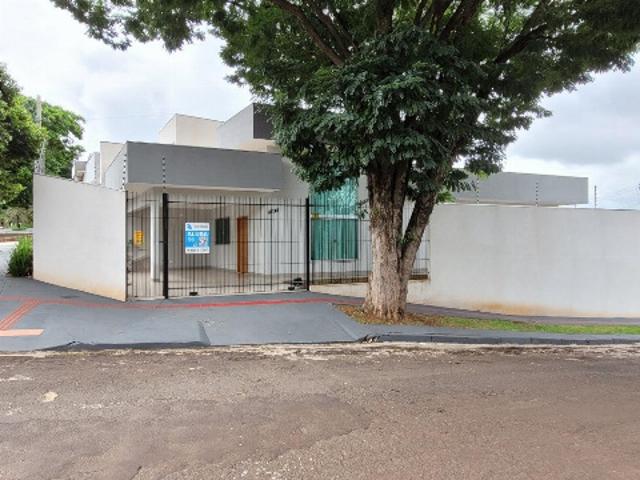 Casa para alugar com 1 Suíte + 2 Quartos em Parque Palmeiras, Maringá PR