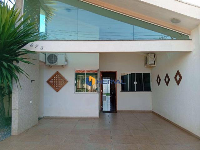Casa para alugar com 1 Suíte + 2 Quartos em Parque Residencial Aeroporto, Maringá PR