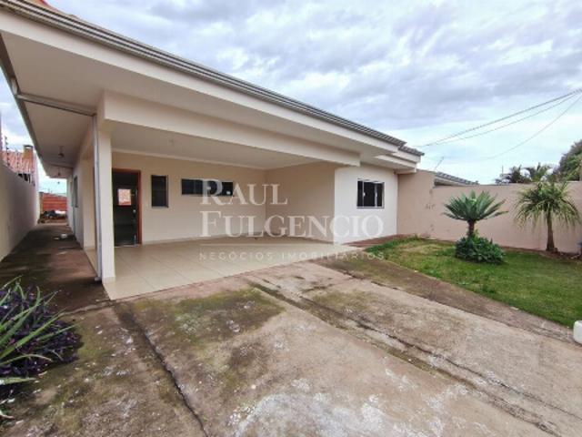 Casa para alugar com 1 Suíte + 2 Quartos em Pinheiros, Londrina PR