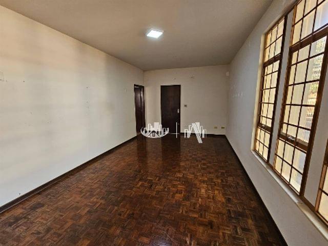 Casa para alugar com 1 Suíte + 2 Quartos em San Remo, Londrina PR
