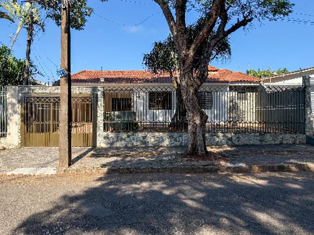 Casa para alugar com 1 Suíte + 3 Quartos em Conjunto Habitacional Sol Nascente, Maringá PR