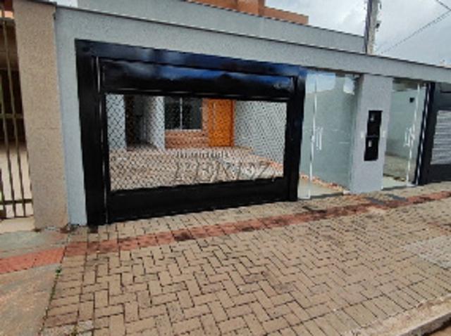 Casa para alugar com 1 Suíte + 3 Quartos em Jardim Belo Horizonte, Londrina PR