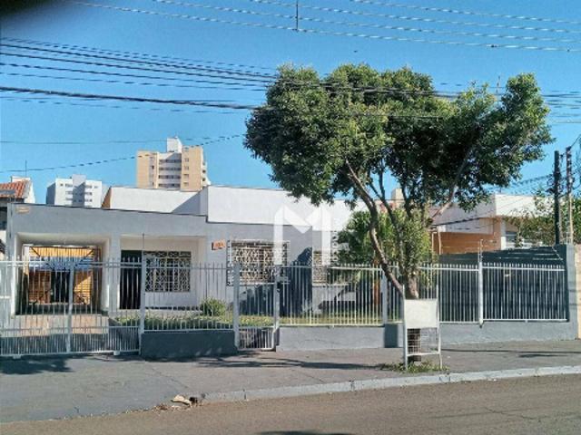 Casa para alugar com 1 Suíte + 3 Quartos em Jardim Shangri La A, Londrina PR