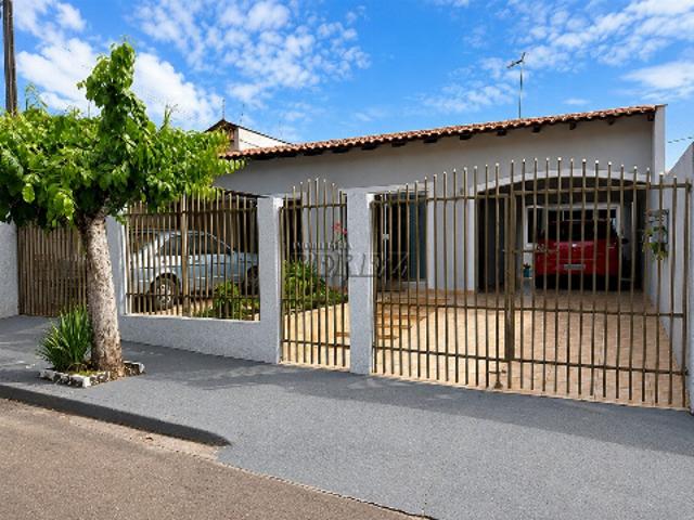 Casa para alugar com 1 Suíte + 3 Quartos em Ricardo, Londrina PR