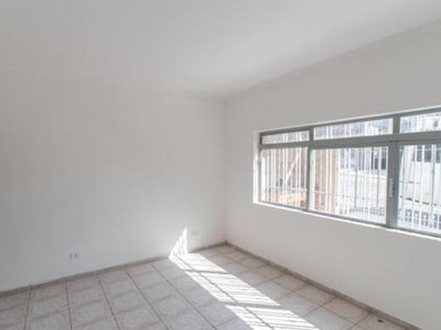 Casa para alugar com 200m², 2 quartos e 2 vagas
