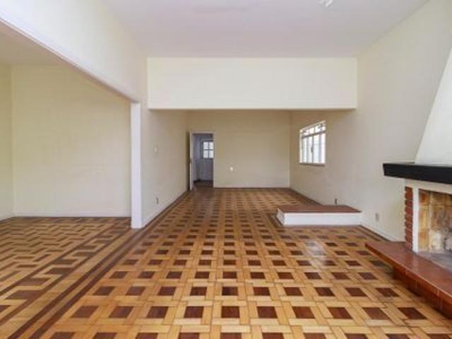Casa para alugar com 200m², 2 quartos e 2 vagas