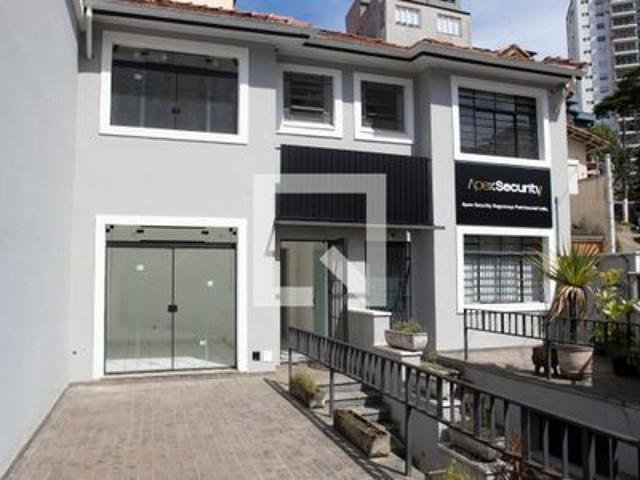 Casa para alugar com 200m², 2 quartos e 2 vagas