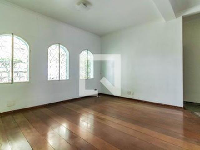 Casa para alugar com 200m², 3 quartos e 2 vagas