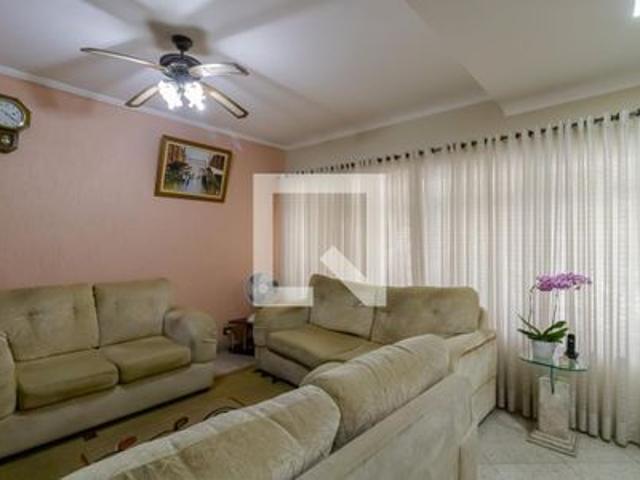 Casa para alugar com 200m², 3 quartos e 4 vagas