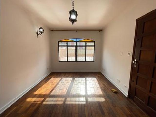 Casa para alugar com 200m², 4 quartos e 2 vagas