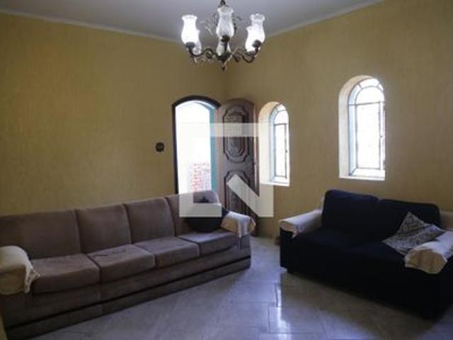 Casa para alugar com 200m², 4 quartos e 3 vagas