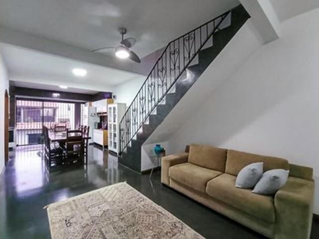 Casa para alugar com 200m², 4 quartos e 8 vagas