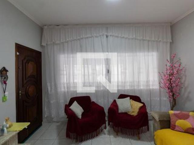 Casa para alugar com 200m², 5 quartos e 2 vagas