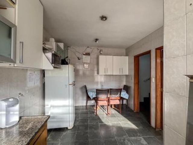 Casa para alugar com 200m², 7 quartos e sem vaga