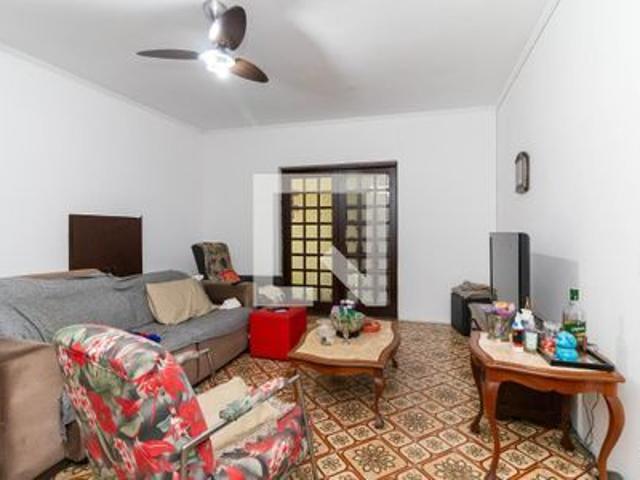 Casa para alugar com 203m², 4 quartos e 4 vagas