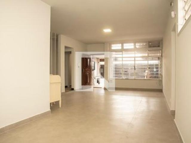 Casa para alugar com 206m², 3 quartos e 3 vagas