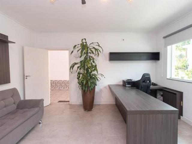 Casa para alugar com 206m², 4 quartos e 5 vagas