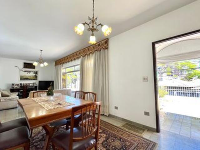 Casa para alugar com 210m², 3 quartos e 2 vagas