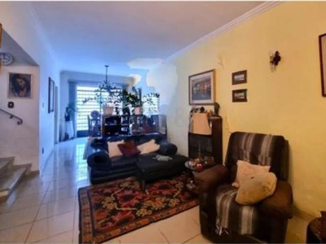 Casa para alugar com 210m², 3 quartos e 3 vagas