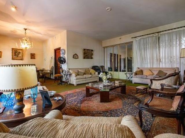 Casa para alugar com 210m², 4 quartos e 8 vagas