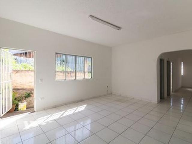 Casa para alugar com 211m², 1 quarto e sem vaga