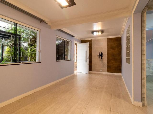 Casa para alugar com 212m², 4 quartos e 2 vagas