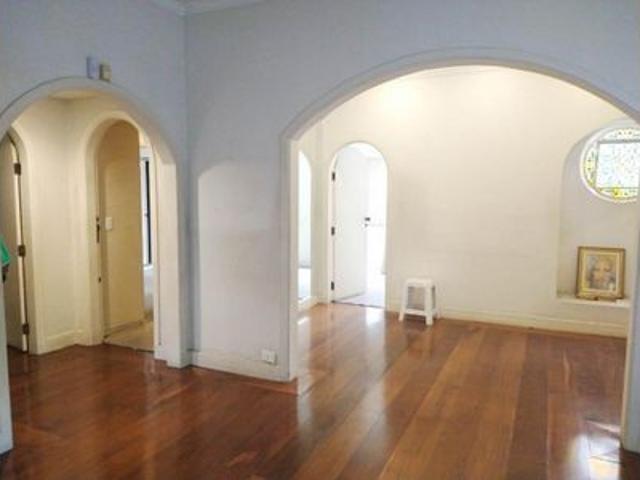 Casa para alugar com 216m², 2 quartos e 2 vagas