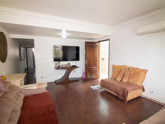 Casa para alugar com 216m², 3 quartos e 4 vagas