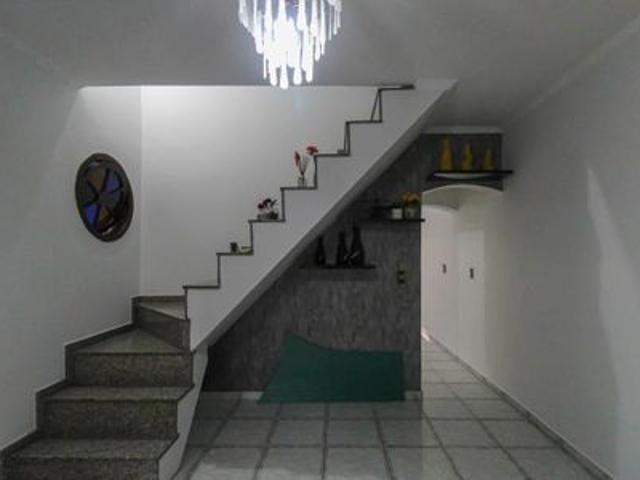 Casa para alugar com 218m², 4 quartos e 2 vagas