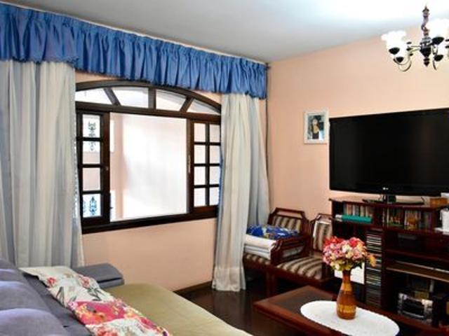 Casa para alugar com 220m², 3 quartos e 2 vagas