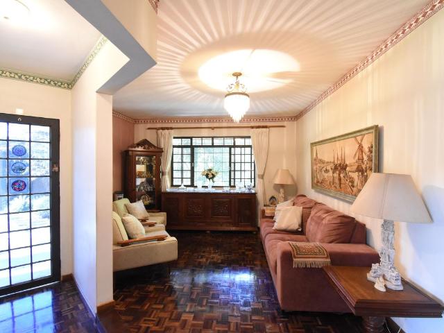 Casa para alugar com 220m², 4 quartos e 2 vagas